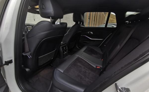 BMW 320 2019 in Riga, with an engine capacity of 2.00 L and mileage of 142 thousand km for 23900 €, photo 8 on AUTOMOTO.COM.LV