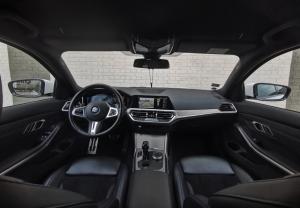 BMW 320 2019 in Riga, with an engine capacity of 2.00 L and mileage of 142 thousand km for 23900 €, photo 7 on AUTOMOTO.COM.LV