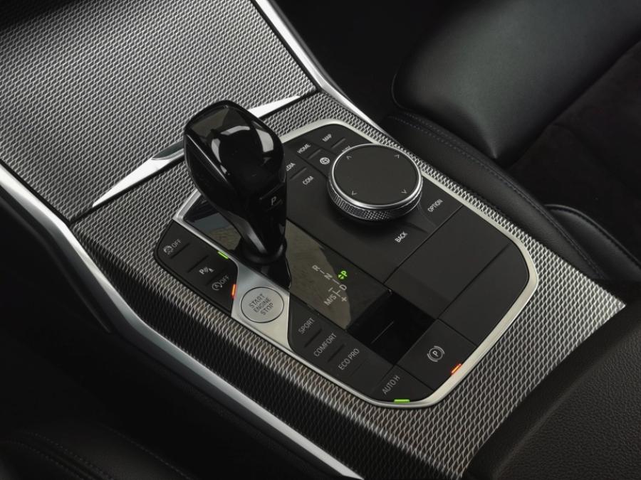 BMW 320 2019 in Riga, with an engine capacity of 2.00 L and mileage of 142 thousand km for 23900 €, photo 19 on AUTOMOTO.COM.LV