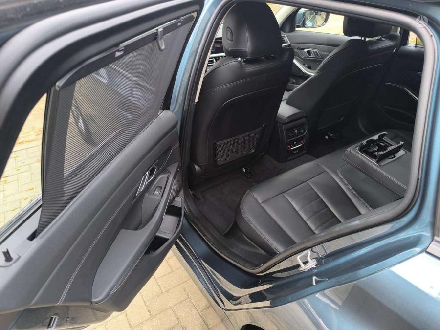 BMW 320 2021 in Vilnius, with an engine capacity of 2.00 L and mileage of 156 thousand km for 23000 €, photo 40 on AUTOMOTO.COM.LV