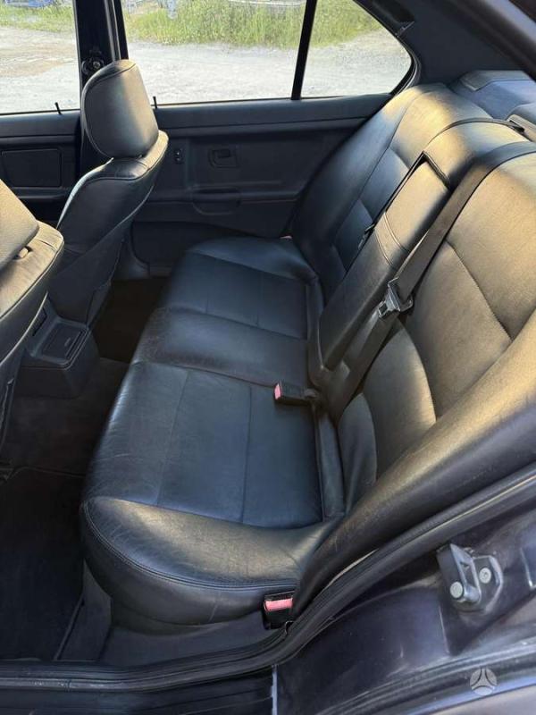 Violets BMW 320 1994 Kauņa, ar dzinēja tilpumu 1.99 L un nobraukumu 213 tūkst. km par 3500 €, foto 6 vietnē AUTOMOTO.COM.LV