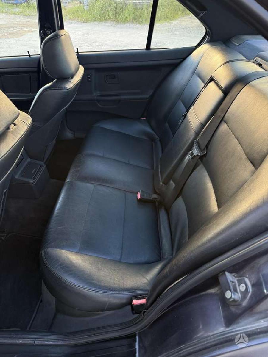 Violets BMW 320 1994 Kauņa, ar dzinēja tilpumu 1.99 L un nobraukumu 213 tūkst. km par 3500 €, foto 7 vietnē AUTOMOTO.COM.LV