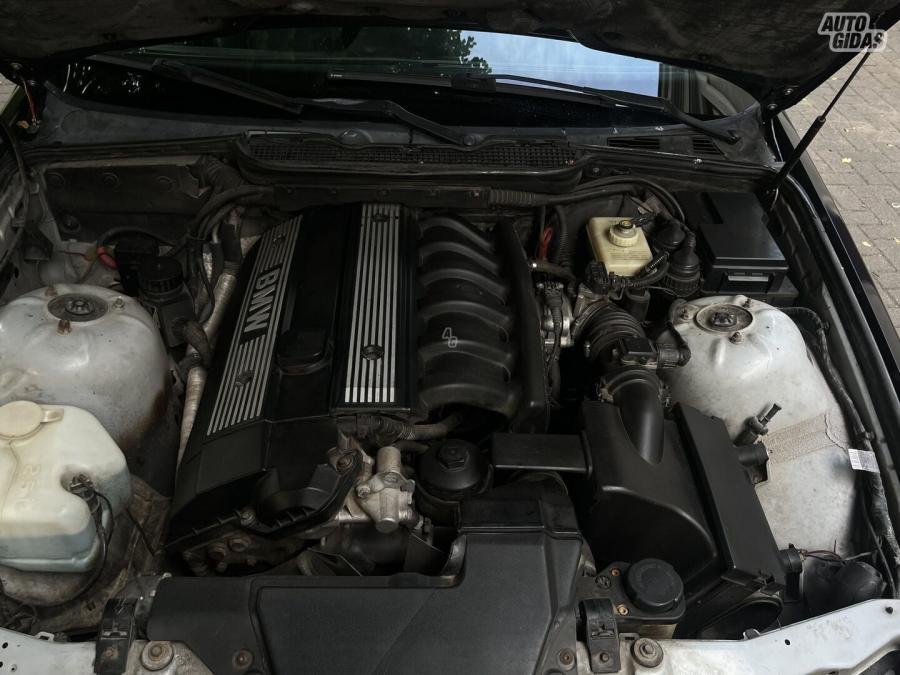 Violets BMW 320 1996 Jonava, ar dzinēja tilpumu 2.00 L un nobraukumu 352 tūkst. km par 4999 €, foto 13 vietnē AUTOMOTO.COM.LV