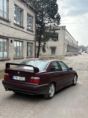 Violets BMW 320 1996 Liepāja, ar dzinēja tilpumu 2.00 L un nobraukumu 398 tūkst. km par 3300 €, foto 6 vietnē AUTOMOTO.COM.LV