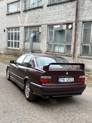 Violets BMW 320 1996 Liepāja, ar dzinēja tilpumu 2.00 L un nobraukumu 398 tūkst. km par 3300 €, foto 7 vietnē AUTOMOTO.COM.LV