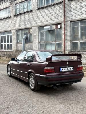 Violets BMW 320 1996 Liepāja, ar dzinēja tilpumu 2.00 L un nobraukumu 398 tūkst. km par 3300 €, foto 9 vietnē AUTOMOTO.COM.LV