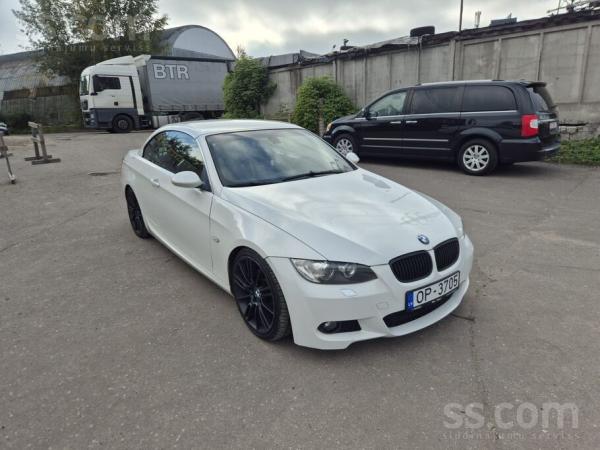 White BMW 320 2007 in Riga, with an engine capacity of 2.00 L and mileage of 299 thousand km for 6290 €, photo 11 on AUTOMOTO.COM.LV