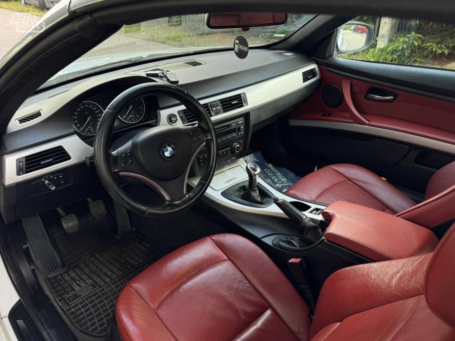 White BMW 320 2010 in Marijampole, with an engine capacity of 2.00 L and mileage of 290 thousand km for 6800 €, photo 9 on AUTOMOTO.COM.LV