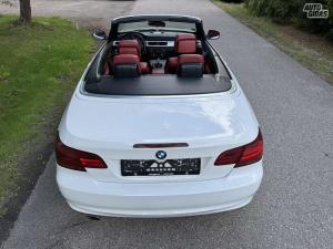 White BMW 320 2010 in Marijampole, with an engine capacity of 2.00 L and mileage of 290 thousand km for 6800 €, photo 13 on AUTOMOTO.COM.LV