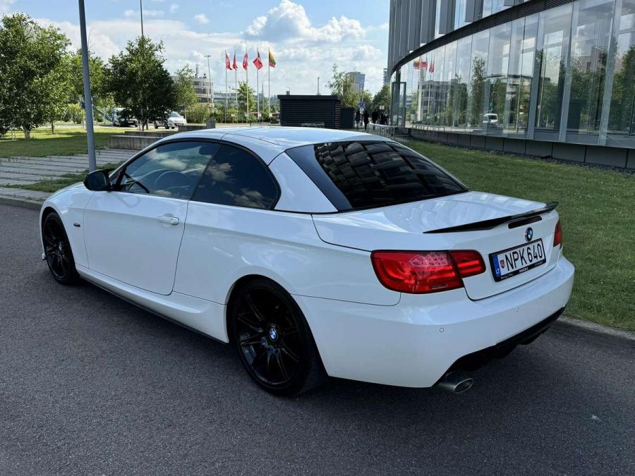 Balts BMW 320 2010 Viļņa, ar dzinēja tilpumu 2.00 L un nobraukumu 303 tūkst. km par 9999 €, foto 14 vietnē AUTOMOTO.COM.LV