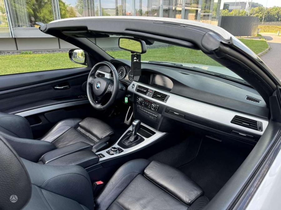 Balts BMW 320 2010 Viļņa, ar dzinēja tilpumu 2.00 L un nobraukumu 303 tūkst. km par 9999 €, foto 19 vietnē AUTOMOTO.COM.LV