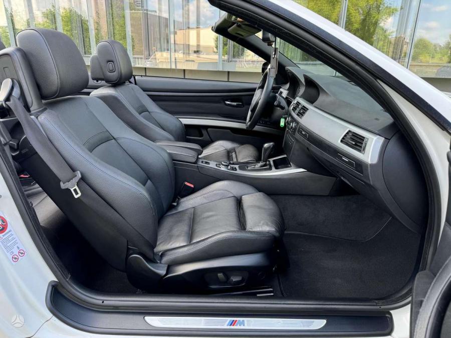 Balts BMW 320 2010 Viļņa, ar dzinēja tilpumu 2.00 L un nobraukumu 303 tūkst. km par 9999 €, foto 20 vietnē AUTOMOTO.COM.LV