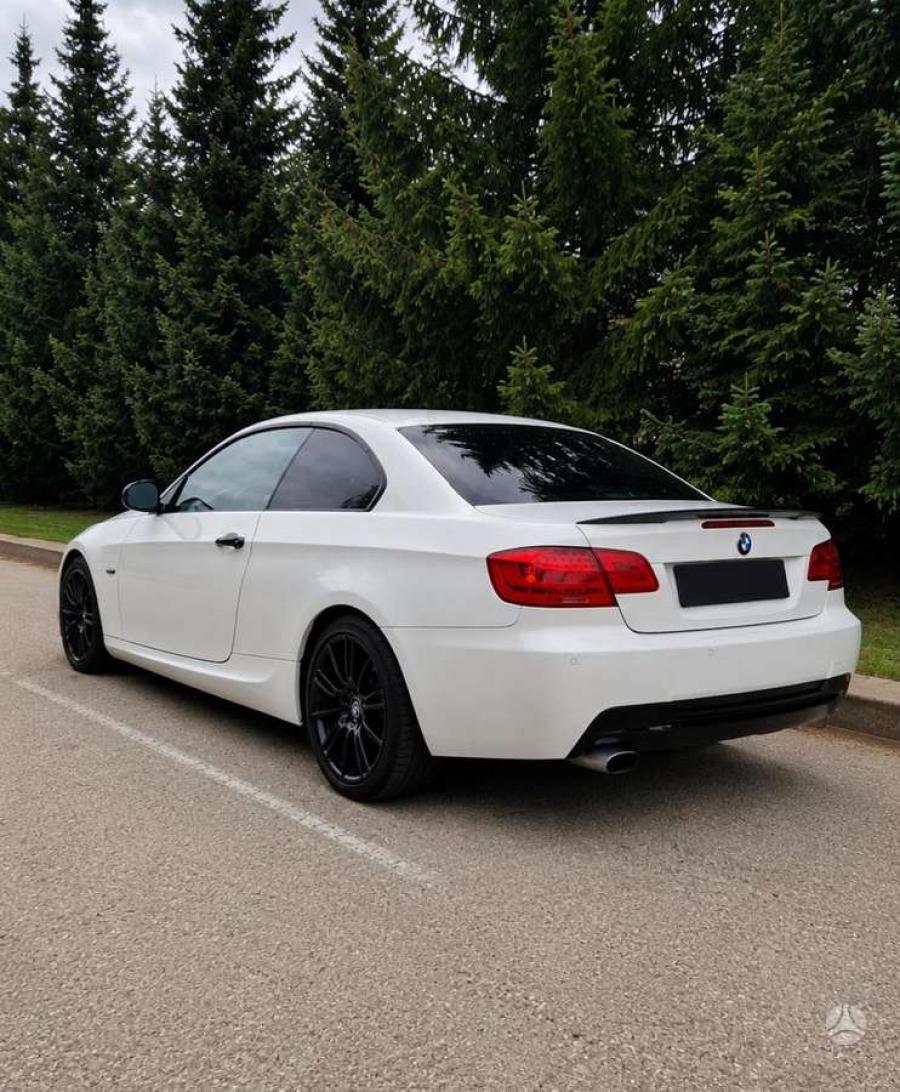 Balts BMW 320 2010 Jonava, ar dzinēja tilpumu 2.00 L un nobraukumu 268 tūkst. km par 9000 €, foto 22 vietnē AUTOMOTO.COM.LV