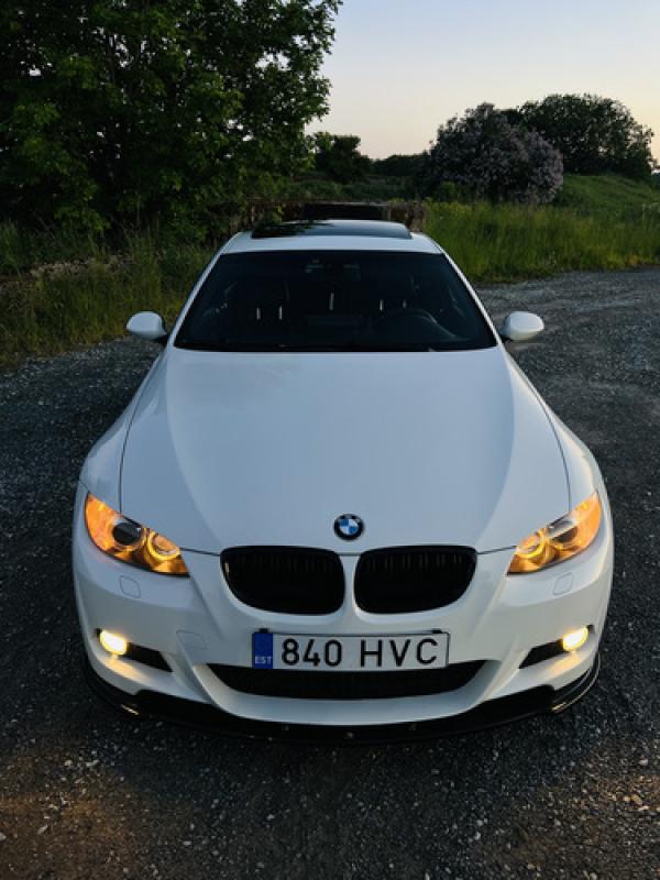 White BMW 320 2007 in Tallinn, with an engine capacity of 2.00 L and mileage of 367 thousand km for 8300 €, photo 1 on AUTOMOTO.COM.LV