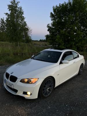 Balts BMW 320 2007 Tallina, ar dzinēja tilpumu 2.00 L un nobraukumu 367 tūkst. km par 8300 €, foto 5 vietnē AUTOMOTO.COM.LV