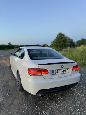 Balts BMW 320 2007 Tallina, ar dzinēja tilpumu 2.00 L un nobraukumu 367 tūkst. km par 8300 €, foto 9 vietnē AUTOMOTO.COM.LV
