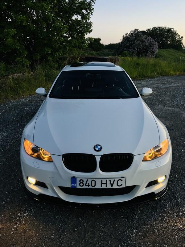 White BMW 320 2007 in Tallinn, with an engine capacity of 2.00 L and mileage of 367 thousand km for 8300 €, photo 10 on AUTOMOTO.COM.LV