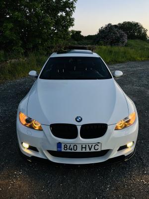 Balts BMW 320 2007 Tallina, ar dzinēja tilpumu 2.00 L un nobraukumu 367 tūkst. km par 8300 €, foto 11 vietnē AUTOMOTO.COM.LV