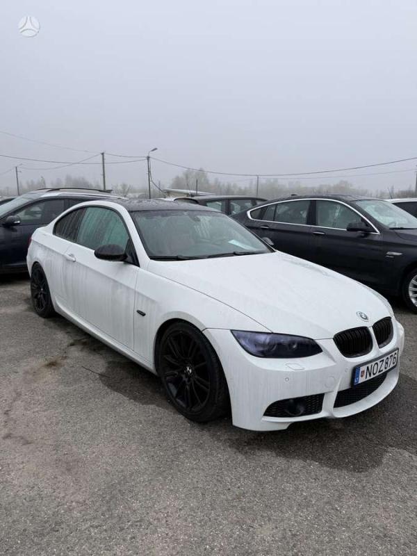 Balts BMW 320 2008 Panevēža, ar dzinēja tilpumu 2.00 L un nobraukumu 356 tūkst. km par 6200 €, foto 3 vietnē AUTOMOTO.COM.LV