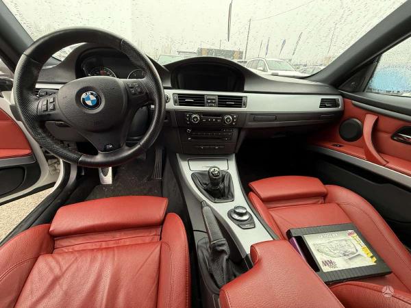 Balts BMW 320 2008 Panevēža, ar dzinēja tilpumu 2.00 L un nobraukumu 356 tūkst. km par 6200 €, foto 7 vietnē AUTOMOTO.COM.LV