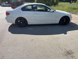 White BMW 320 2008 in Kaunas, with an engine capacity of 2.00 L and mileage of 215 thousand km for 4800 €, photo 4 on AUTOMOTO.COM.LV