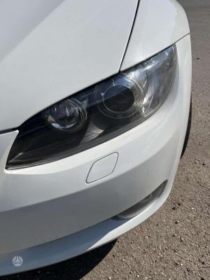 White BMW 320 2008 in Kaunas, with an engine capacity of 2.00 L and mileage of 215 thousand km for 4800 €, photo 6 on AUTOMOTO.COM.LV