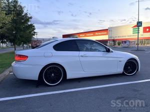 Balts BMW 320 2008 Preiļi, ar dzinēja tilpumu 2.00 L un nobraukumu 347 tūkst. km par 7600 €, foto 5 vietnē AUTOMOTO.COM.LV
