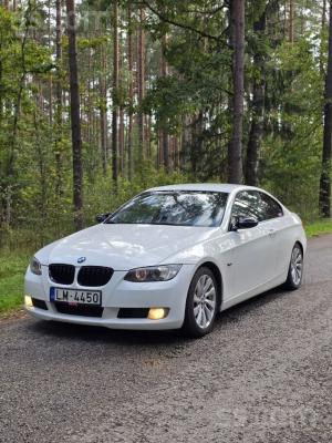 White BMW 320 2008 in Riga, with an engine capacity of 2.00 L and mileage of 251 thousand km for 5700 €, photo 1 on AUTOMOTO.COM.LV