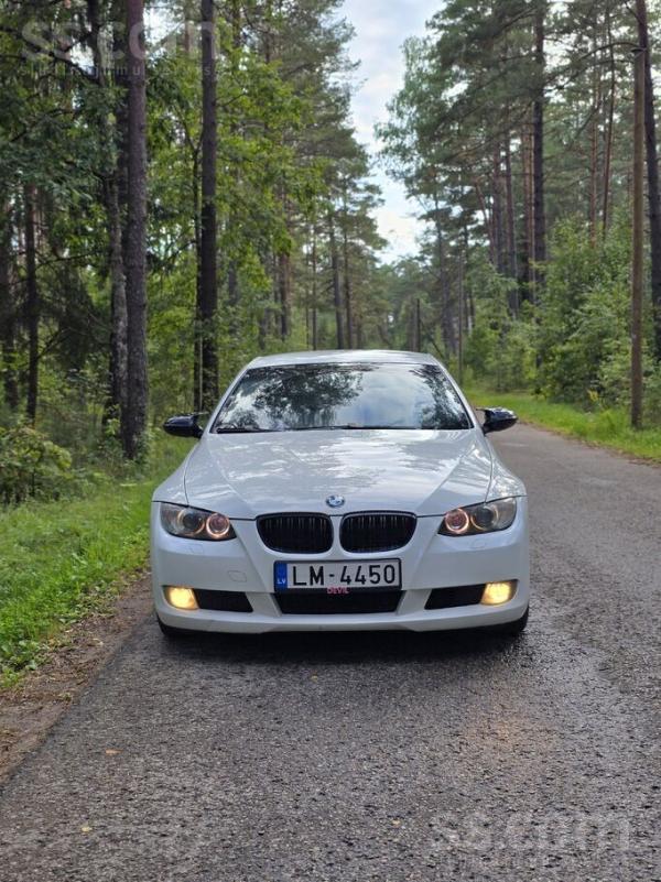 БМВ 320 2008 в Рига на AUTOMOTO.COM.LV Белый БМВ 320 2008 в Рига, объемом двигателя 2.00 л и пробегом 251 тыс. км за 5700 €, фото 3 на AUTOMOTO.COM.LV