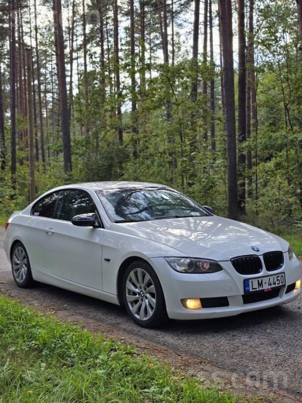 БМВ 320 2008 в Рига на AUTOMOTO.COM.LV Белый БМВ 320 2008 в Рига, объемом двигателя 2.00 л и пробегом 251 тыс. км за 5700 €, фото 4 на AUTOMOTO.COM.LV