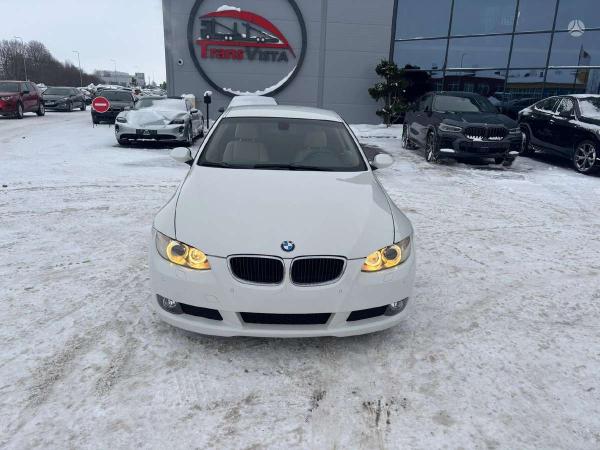 White BMW 320 2009 in Telschi, with an engine capacity of 2.00 L and mileage of 252 thousand km for 5300 €, photo 8 on AUTOMOTO.COM.LV