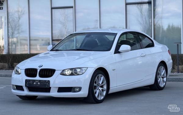White BMW 320 2009 in Vilnius, with an engine capacity of 2.00 L and mileage of 340 thousand km for 6000 €, photo 2 on AUTOMOTO.COM.LV