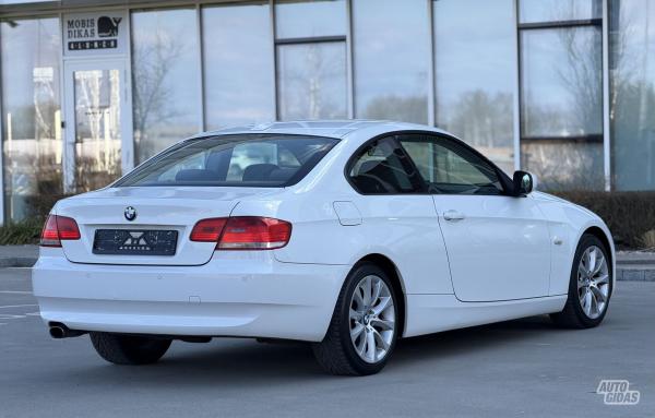 White BMW 320 2009 in Vilnius, with an engine capacity of 2.00 L and mileage of 340 thousand km for 6000 €, photo 3 on AUTOMOTO.COM.LV