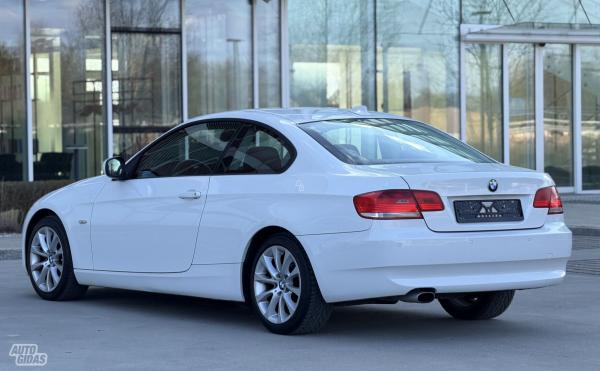 White BMW 320 2009 in Vilnius, with an engine capacity of 2.00 L and mileage of 340 thousand km for 6000 €, photo 4 on AUTOMOTO.COM.LV