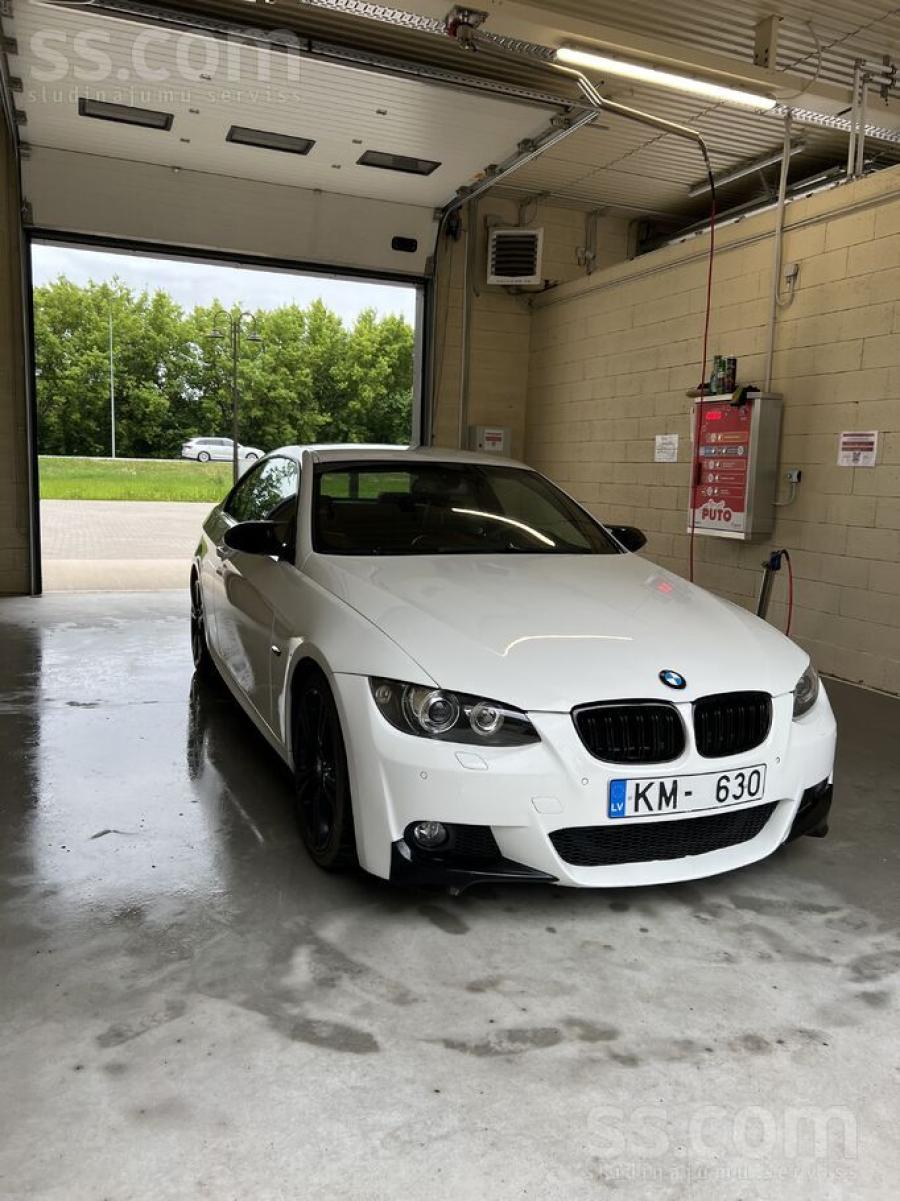 White BMW 320 2009 in Riga, with an engine capacity of 2.00 L and mileage of 242 thousand km for 7000 €, photo 4 on AUTOMOTO.COM.LV