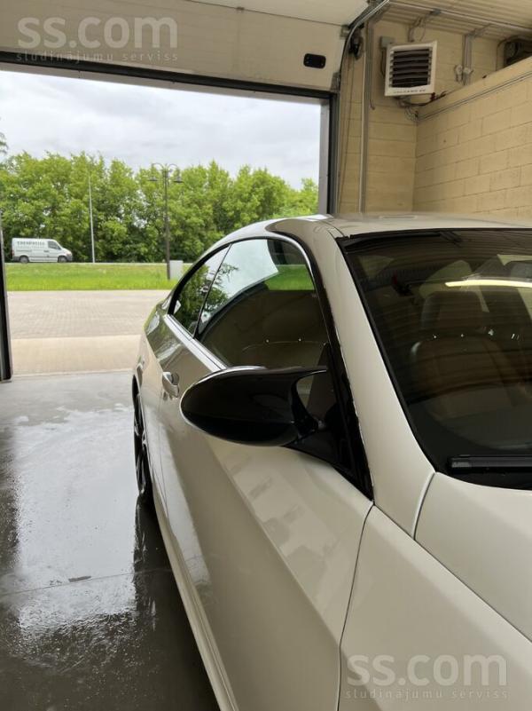 Balts BMW 320 2009 Rīga, ar dzinēja tilpumu 2.00 L un nobraukumu 242 tūkst. km par 7000 €, foto 5 vietnē AUTOMOTO.COM.LV