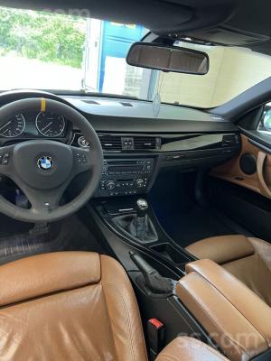 White BMW 320 2009 in Riga, with an engine capacity of 2.00 L and mileage of 242 thousand km for 7000 €, photo 13 on AUTOMOTO.COM.LV