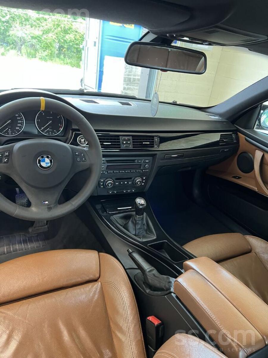 White BMW 320 2009 in Riga, with an engine capacity of 2.00 L and mileage of 242 thousand km for 7000 €, photo 13 on AUTOMOTO.COM.LV