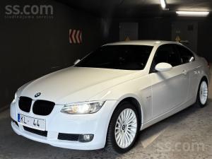 White BMW 320 2009 in Riga, with an engine capacity of 2.00 L and mileage of 253 thousand km for 7900 €, photo  on AUTOMOTO.COM.LV