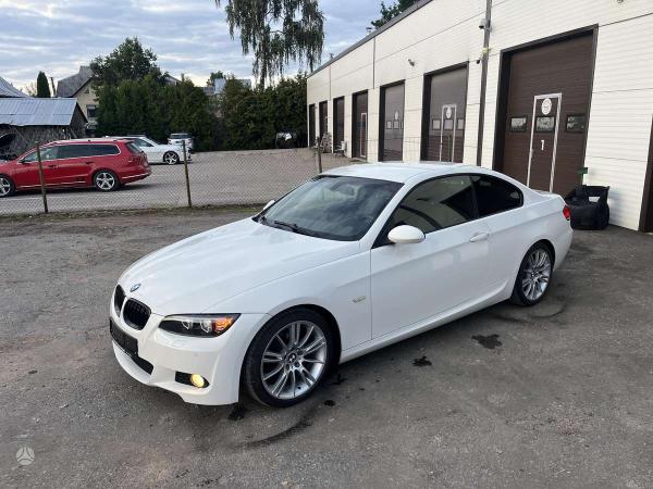 White BMW 320 2009 in Utena, with an engine capacity of 2.00 L and mileage of 189 thousand km for 6500 €, photo 1 on AUTOMOTO.COM.LV