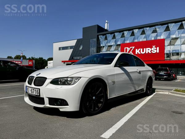 White BMW 320 2009 in Riga, with an engine capacity of 2.00 L and mileage of 280 thousand km for 6200 €, photo 4 on AUTOMOTO.COM.LV