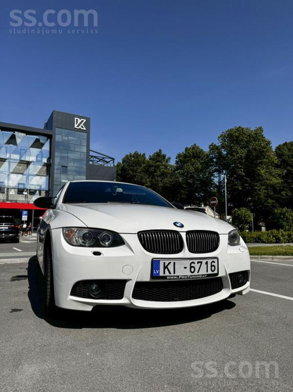 White BMW 320 2009 in Riga, with an engine capacity of 2.00 L and mileage of 280 thousand km for 6200 €, photo 6 on AUTOMOTO.COM.LV