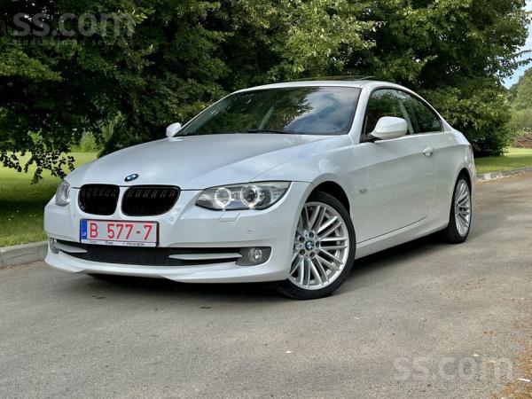 White BMW 320 2010 in Cesis, with an engine capacity of 2.00 L and mileage of 331 thousand km for 6650 €, photo 1 on AUTOMOTO.COM.LV