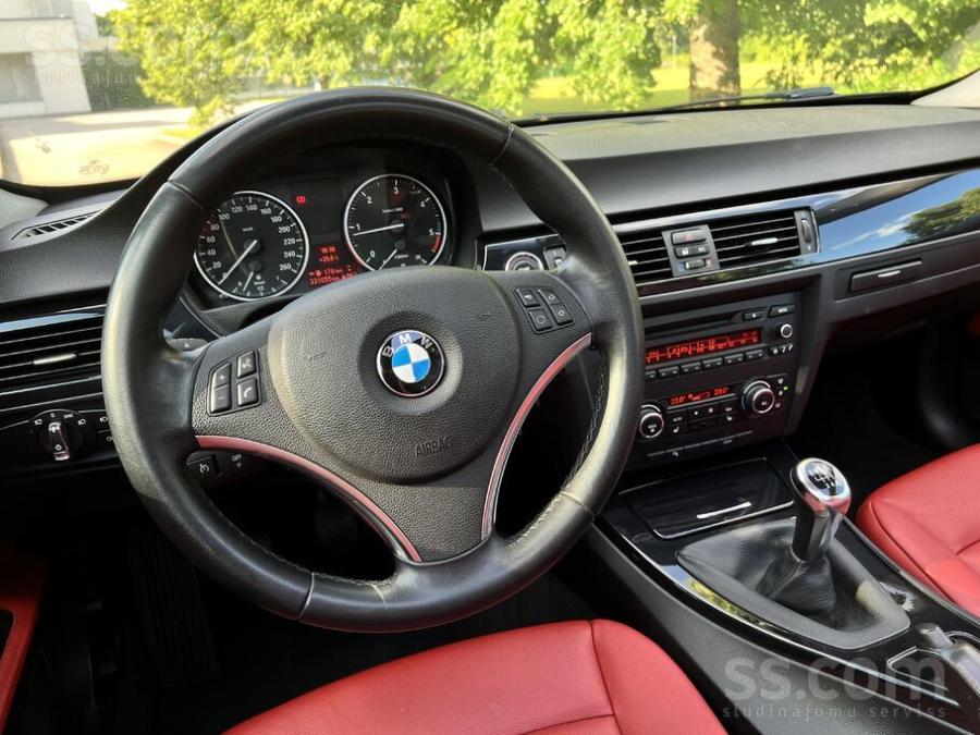 Balts BMW 320 2010 Cēsis, ar dzinēja tilpumu 2.00 L un nobraukumu 331 tūkst. km par 6650 €, foto 13 vietnē AUTOMOTO.COM.LV