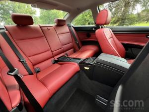 Balts BMW 320 2010 Cēsis, ar dzinēja tilpumu 2.00 L un nobraukumu 331 tūkst. km par 6650 €, foto 15 vietnē AUTOMOTO.COM.LV