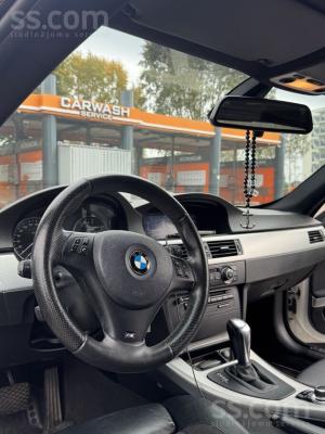 White BMW 320 2010 in Riga, with an engine capacity of 2.00 L and mileage of 339 thousand km for 7100 €, photo 7 on AUTOMOTO.COM.LV
