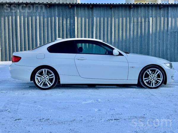 White BMW 320 2011 in Jelgava, with an engine capacity of 2.00 L and mileage of 0 thousand km for 8500 €, photo 5 on AUTOMOTO.COM.LV
