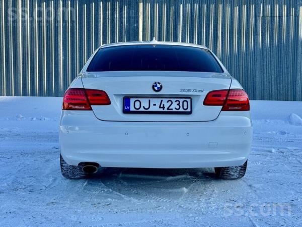 White BMW 320 2011 in Jelgava, with an engine capacity of 2.00 L and mileage of 0 thousand km for 8500 €, photo 8 on AUTOMOTO.COM.LV