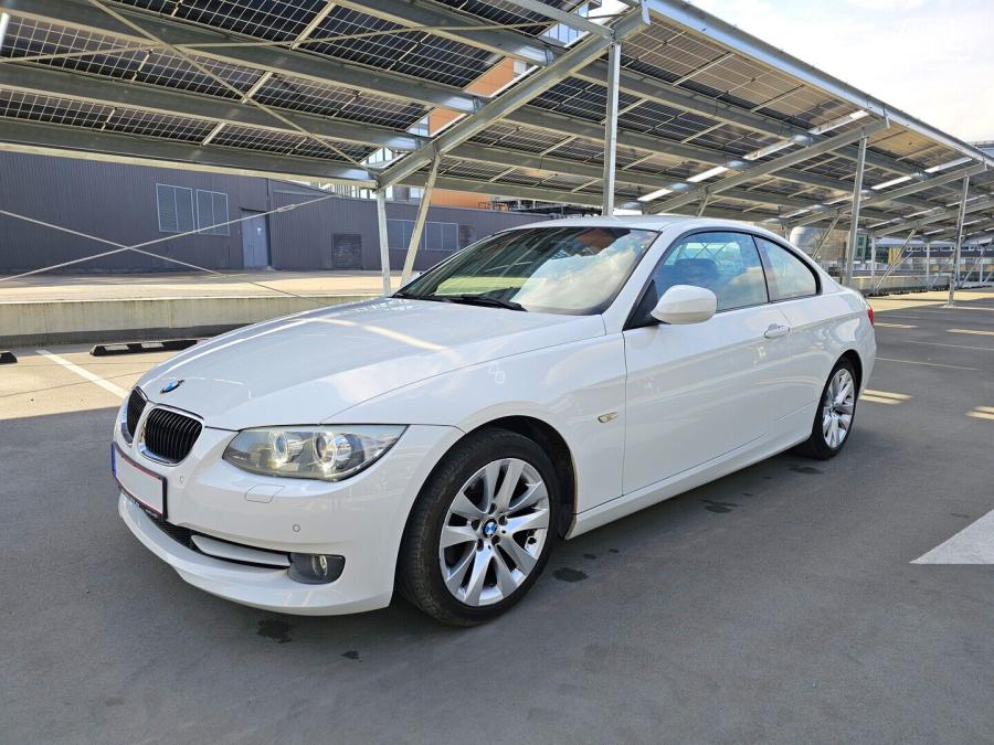 Balts BMW 320 2011 Viļņa, ar dzinēja tilpumu 2.00 L un nobraukumu 331 tūkst. km par 7900 €, foto 5 vietnē AUTOMOTO.COM.LV