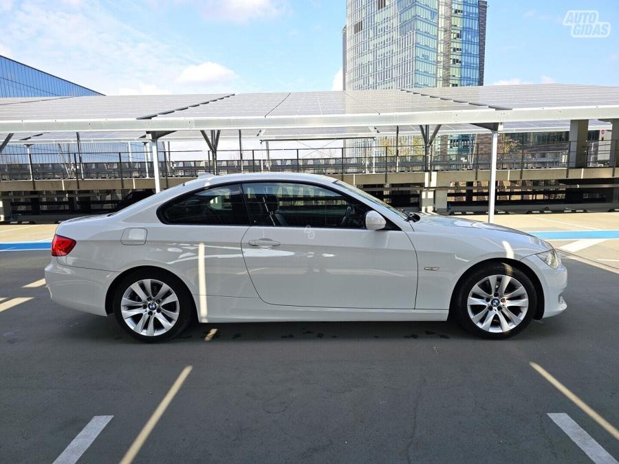 Balts BMW 320 2011 Viļņa, ar dzinēja tilpumu 2.00 L un nobraukumu 331 tūkst. km par 7900 €, foto 11 vietnē AUTOMOTO.COM.LV